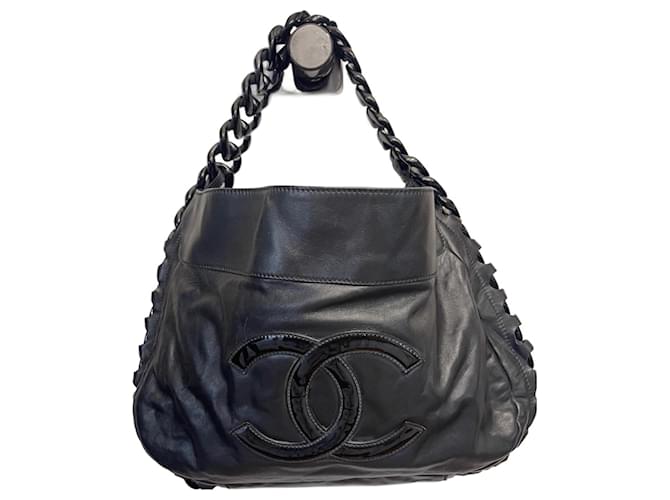 Wallet On Chain Chanel Handbags Black Leather ref.1520998 - Joli Closet