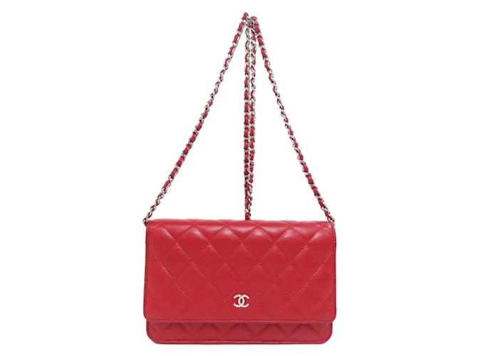 Chanel Lambskin Shoulder Bag Red Leather ref.1620954 - Joli Closet