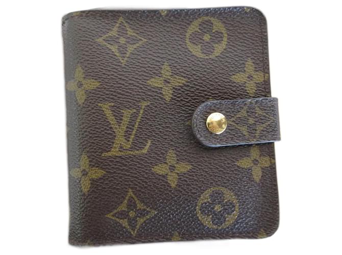 Louis Vuitton Bi-fold Wallet in Brown Monogram Canvas Patent leather ...