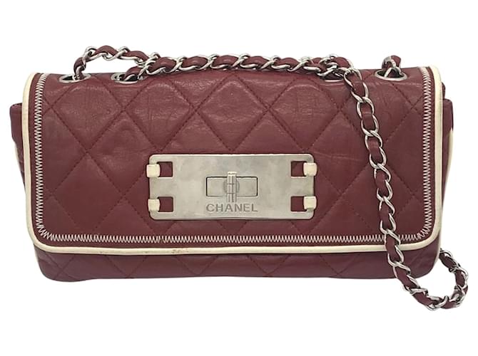 Chanel East West Flap Dark red Leather ref.1948243 - Joli Closet