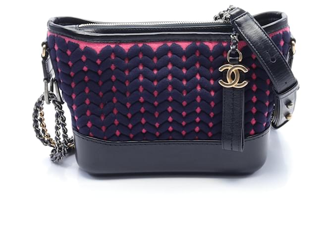 Chanel Small Gabriel Shoulder Bag ref.1983864 - Joli Closet