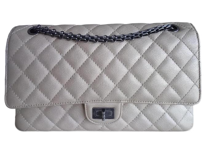 Chanel 2.55 bag Beige Leather ref.2024103 - Joli Closet