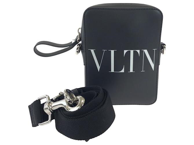 Valentino VLTN Logo Leather Shoulder Bag Black White ref.2293551 - Joli ...