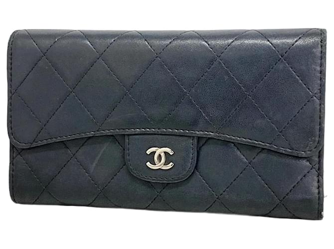 Chanel Tri-fold Long Wallet in Black Lambskin Leather ref.2316199 ...