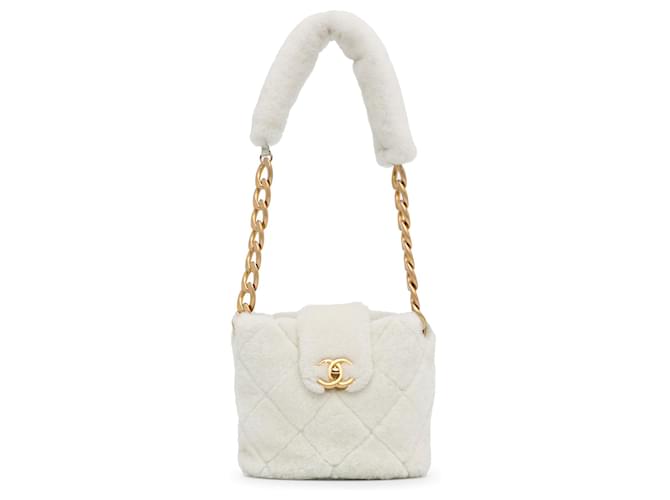 Chanel Shearling Cc Shoulder Bag White Leather ref.JC2341652 (Sold ...