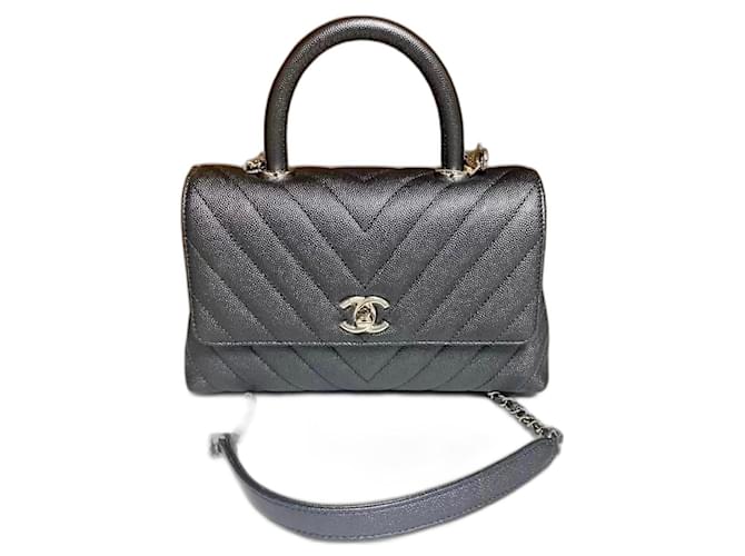 CHANEL Grey Quilted Caviar Leather Small Coco Handle Bag ref.2555578 ...