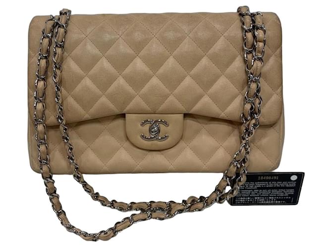 Chanel Timeless Beige Leather ref.2733969 - Joli Closet