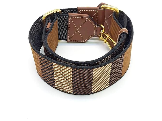 Burberry Strap Black Leather ref.2736940 - Joli Closet