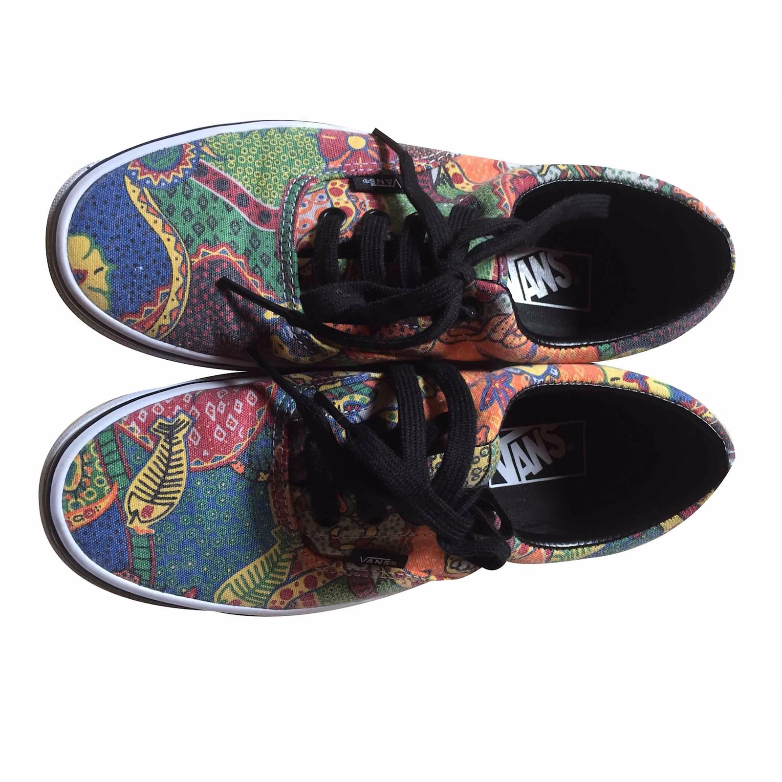 Vans Sneakers Multiple colors Cloth ref.19492 - Joli Closet