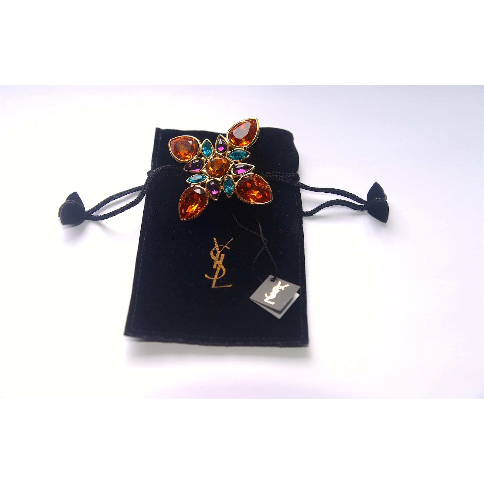 Yves Saint Laurent Broche YSL Doré ref.23587 - Joli Closet