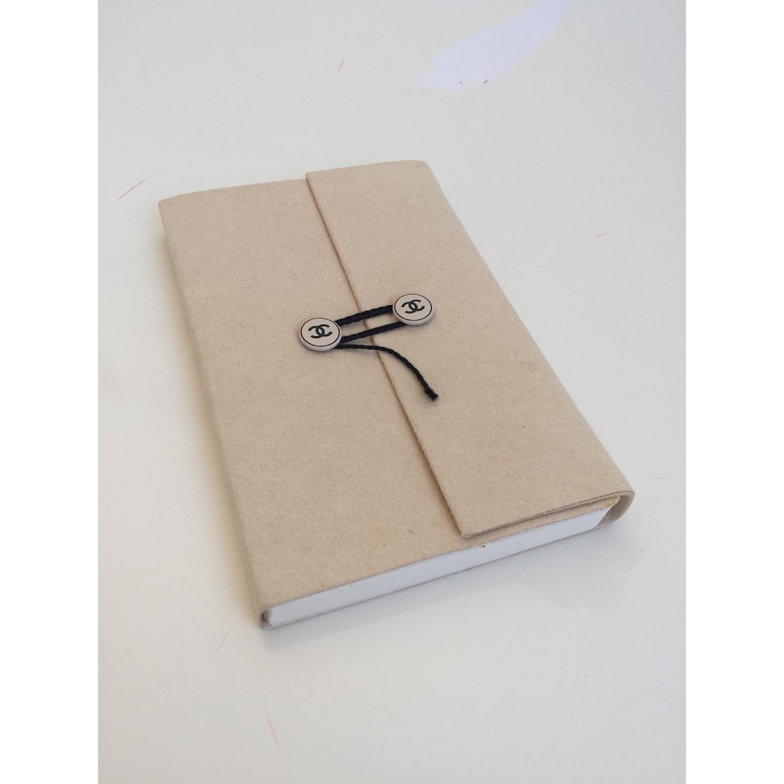 Chanel notebook Beige ref.36659 - Joli Closet