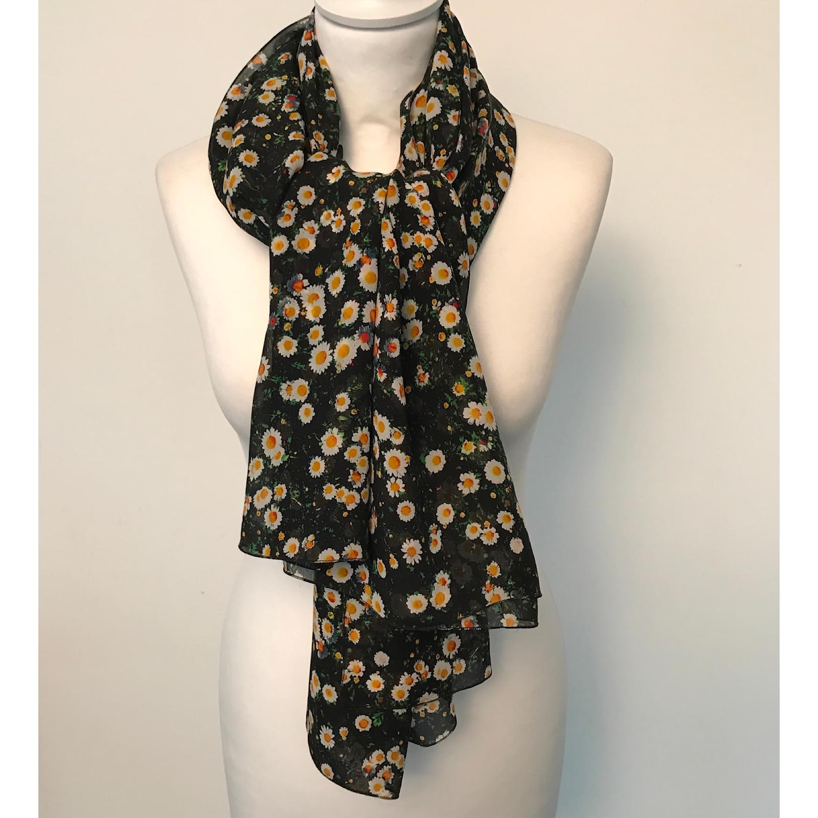 Moschino Cheap And Chic Foulards Soie Multicolore ref.42995 - Joli Closet