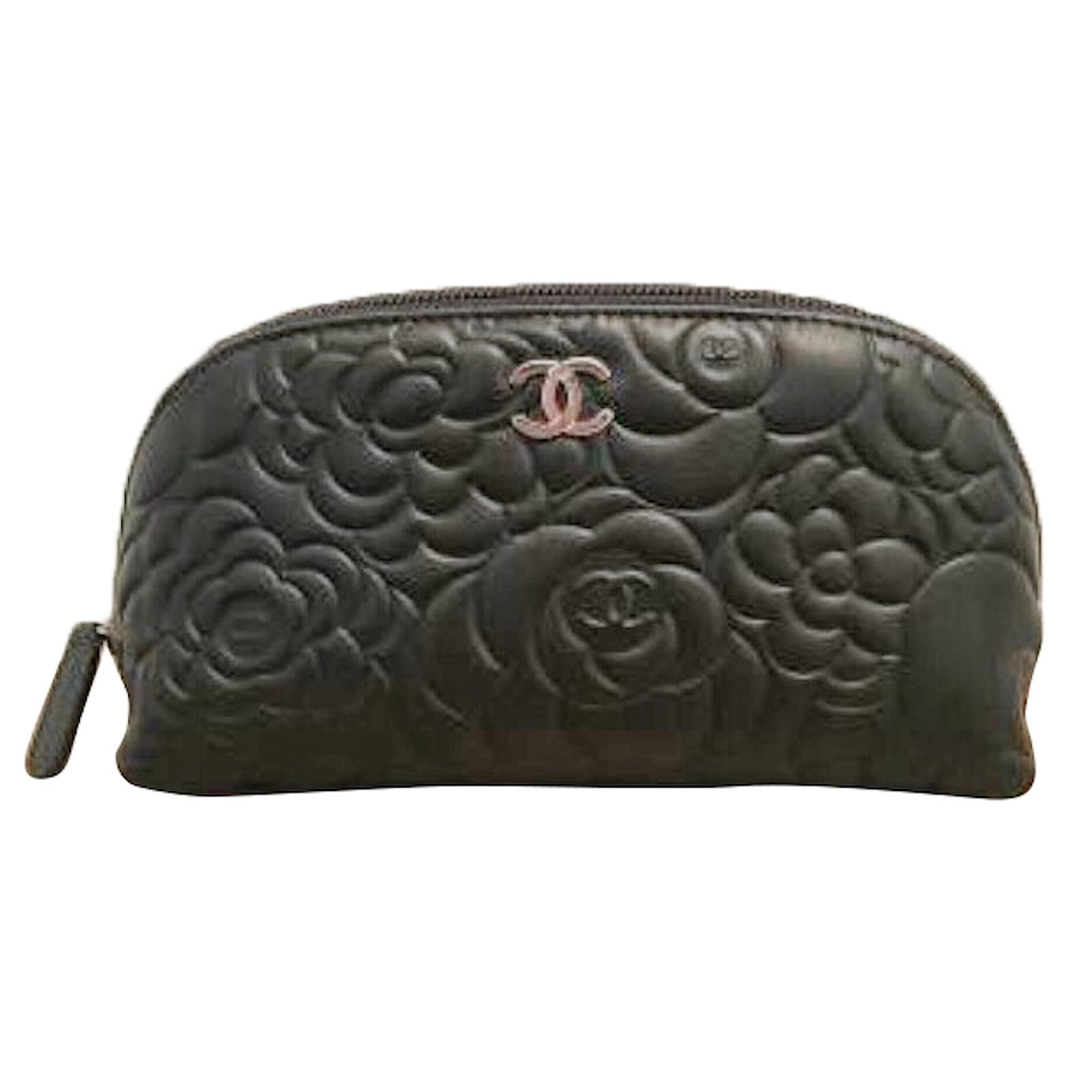 chanel-trousse-cuir-d-agneau-noir-ref-43110-joli-closet
