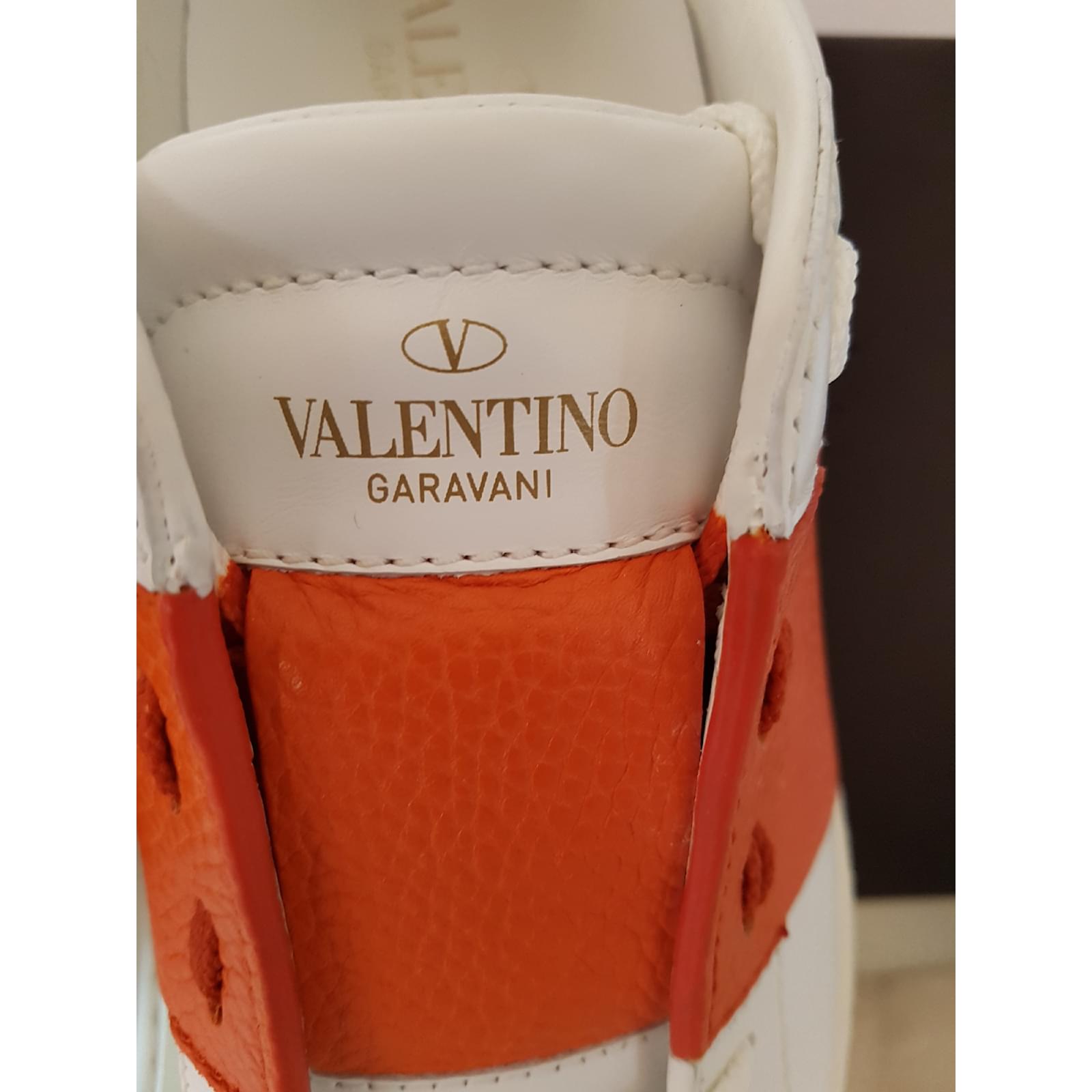 Valentino Garavani Baskets Cuir Blanc Orange ref.49111 - Joli Closet