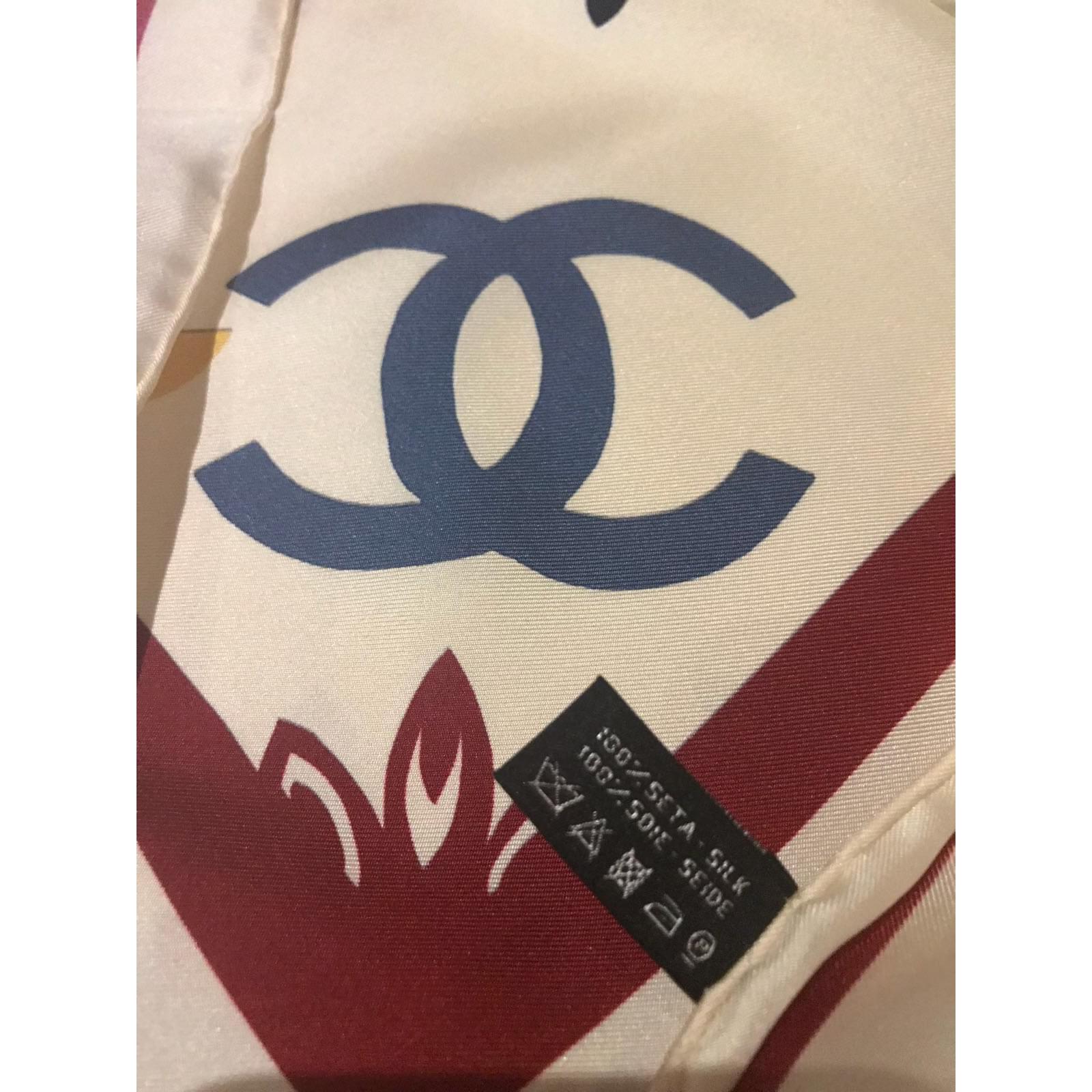 Foulard soie Chanel ref.51430 - Joli Closet