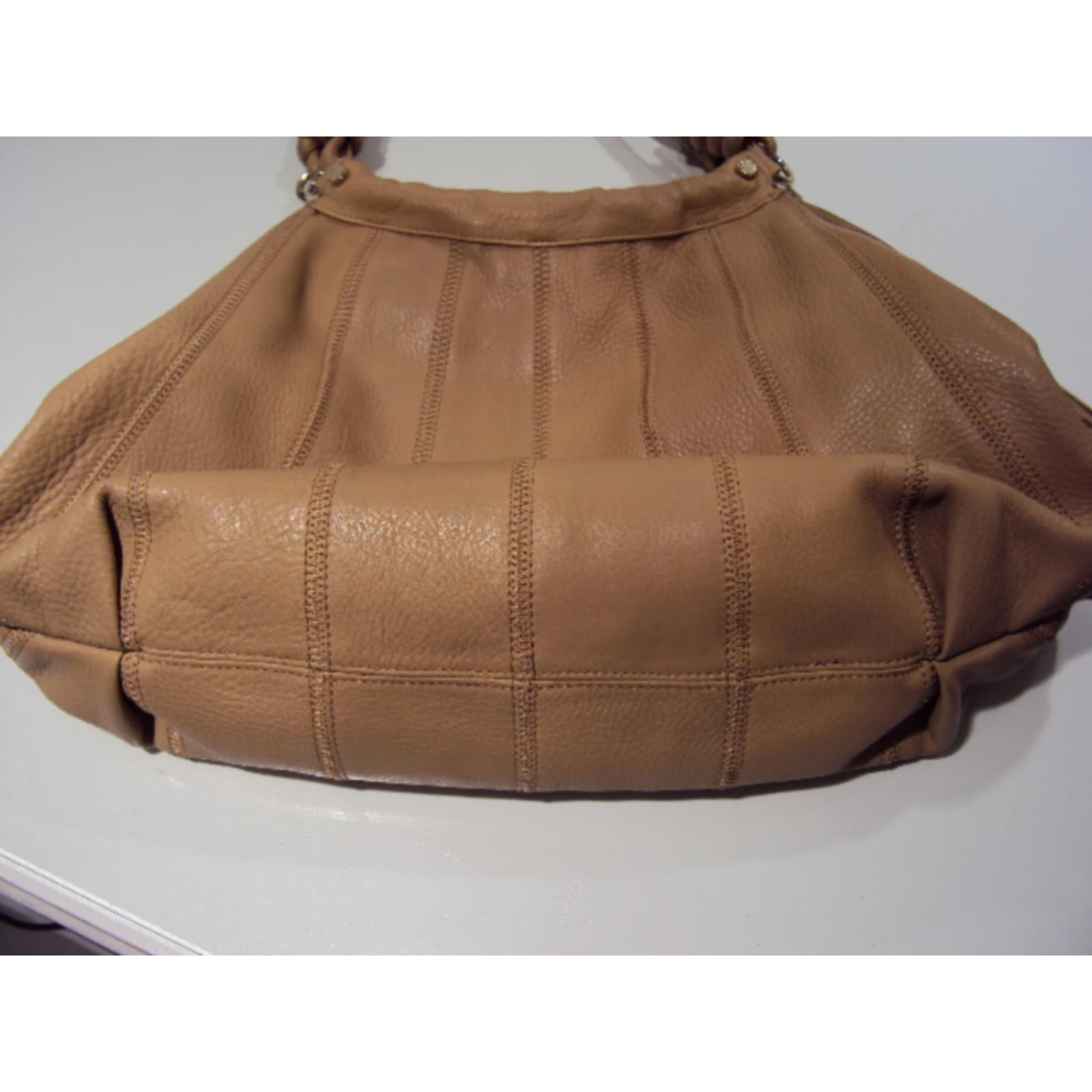 Stuart Weitzman Handbags Beige Leather ref.57375 - Joli Closet