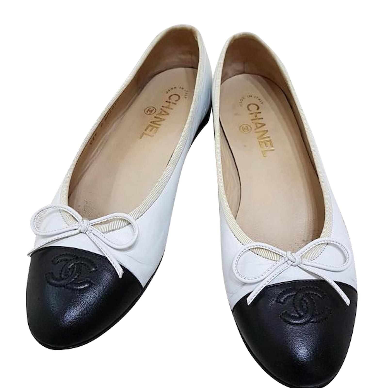Chanel ballerine White Leather ref.61545 - Joli Closet
