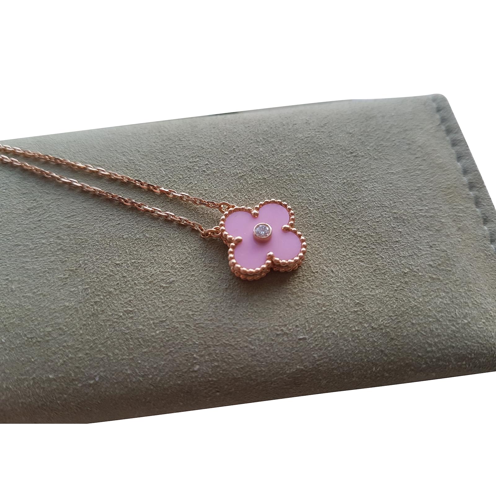 Van Cleef & Arpels Limited Edition 2015 Holiday Alhambra Pink Ceramic ...