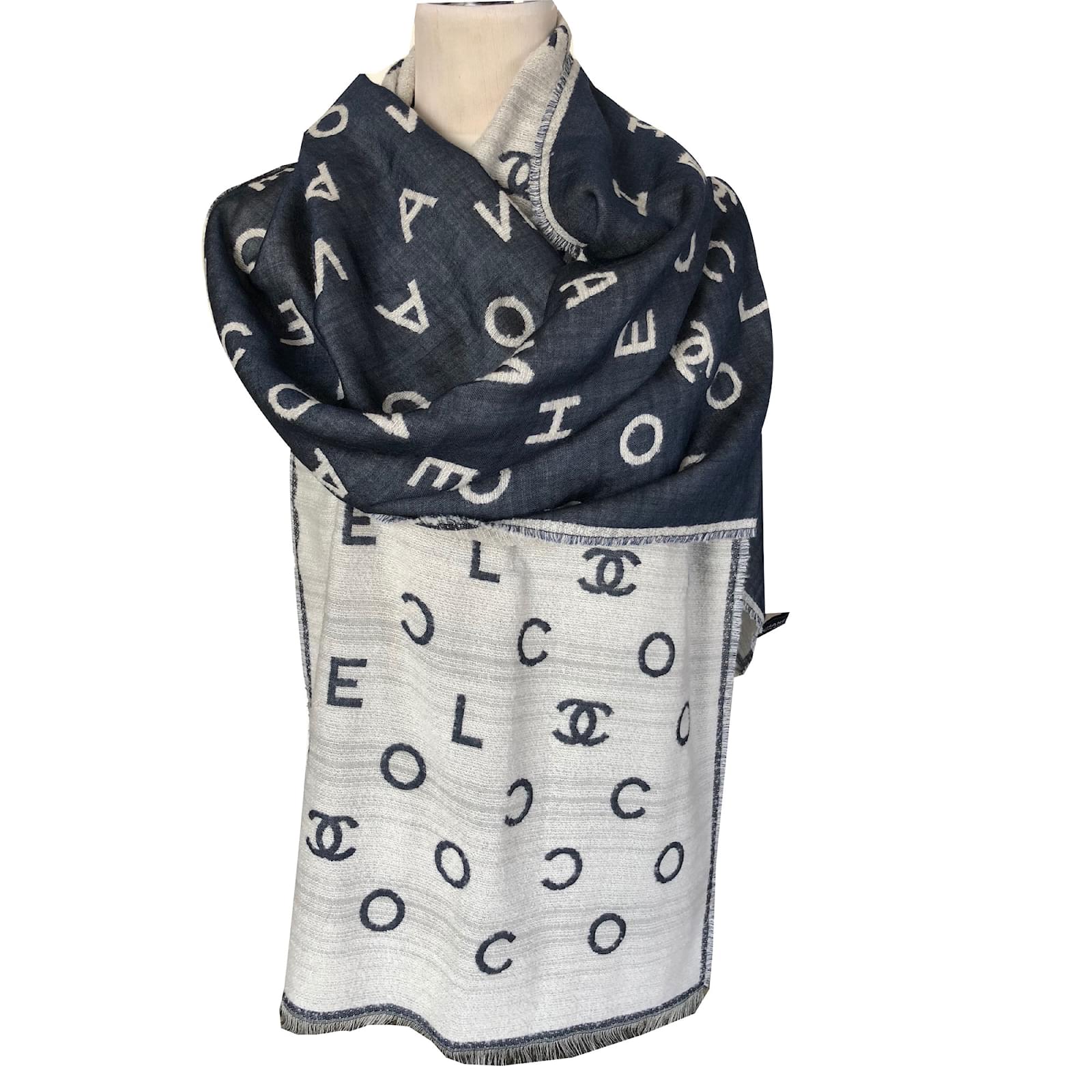 Chanel Scarves Multiple colors Cashmere ref.83085 - Joli Closet