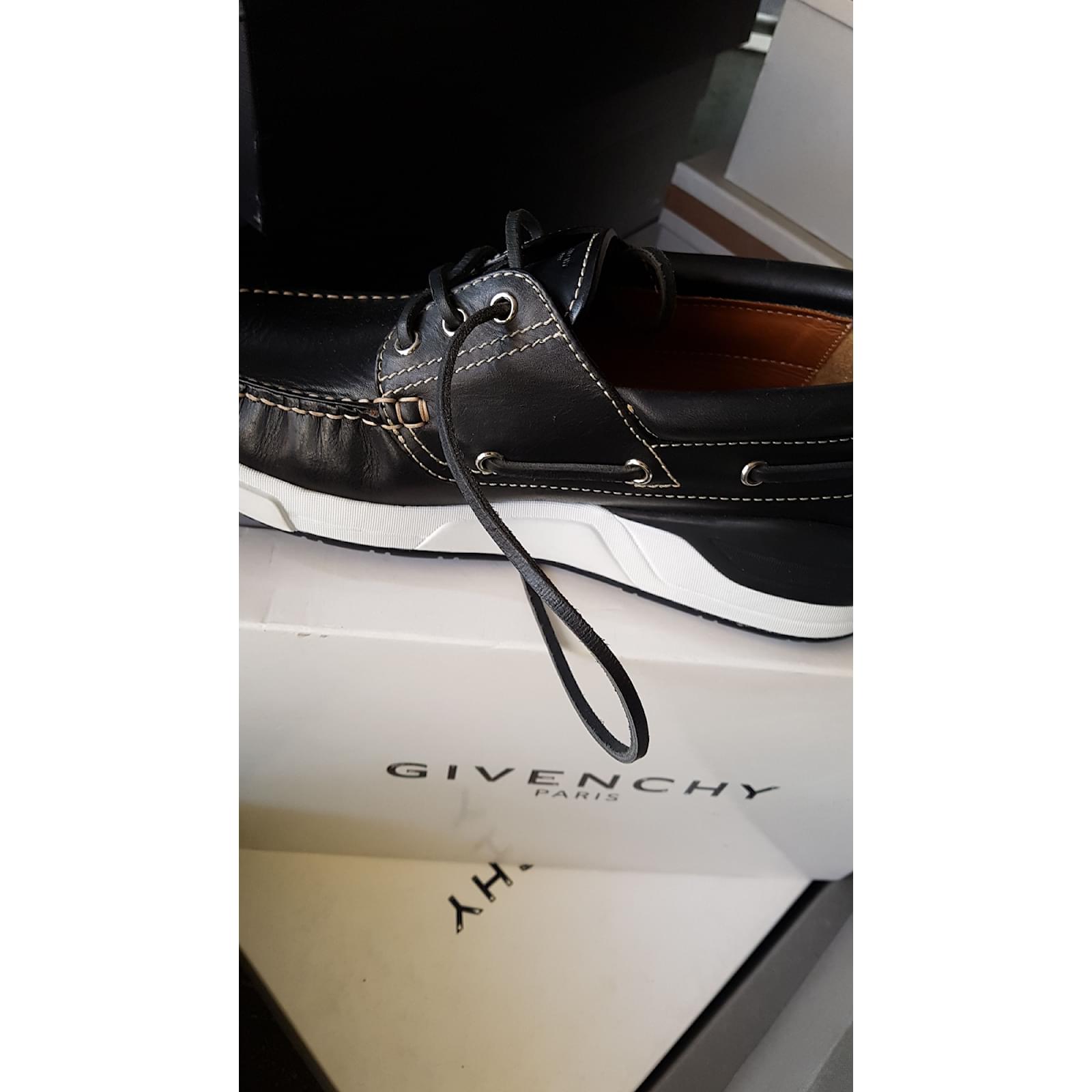 Givenchy Moccasins Cuir Noir ref.84472 - Joli Closet