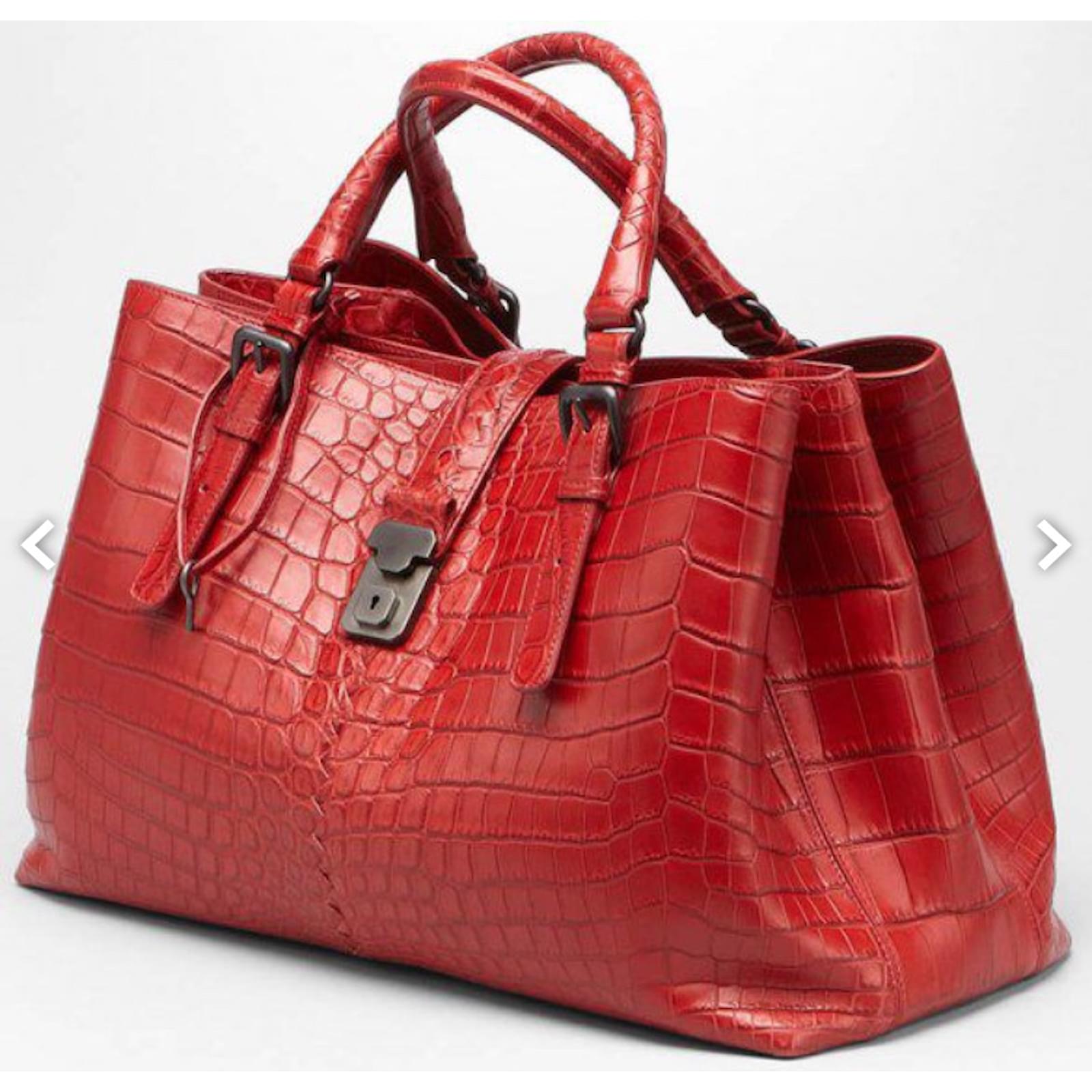 Bottega Veneta Rome average Dark red Exotic leather ref.87647 - Joli Closet