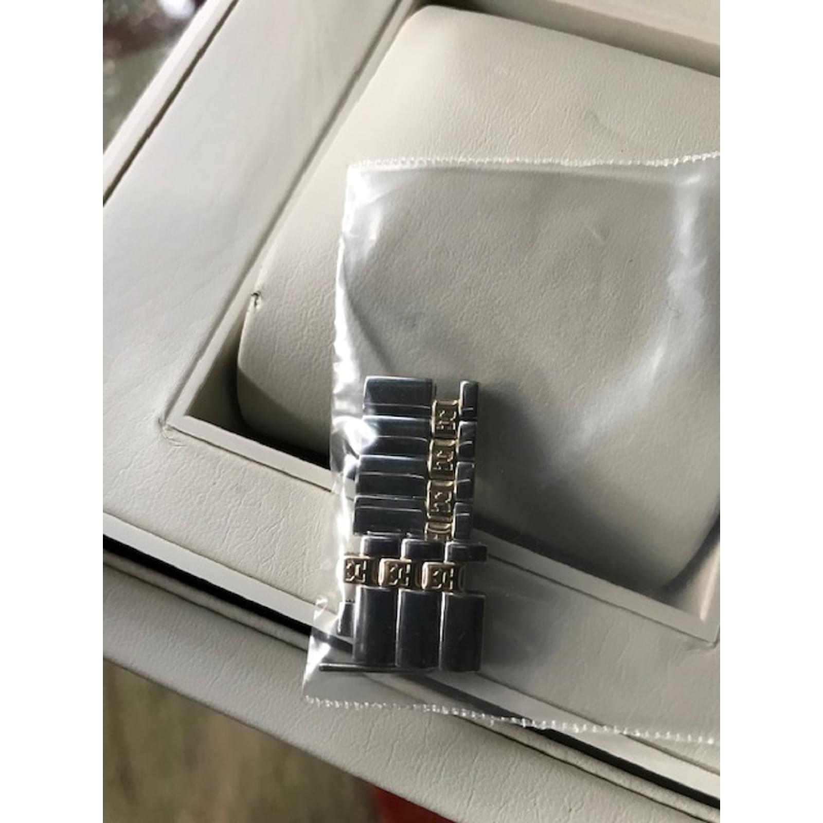 Escada Fine watches Golden Gold-plated ref.90974 - Joli Closet