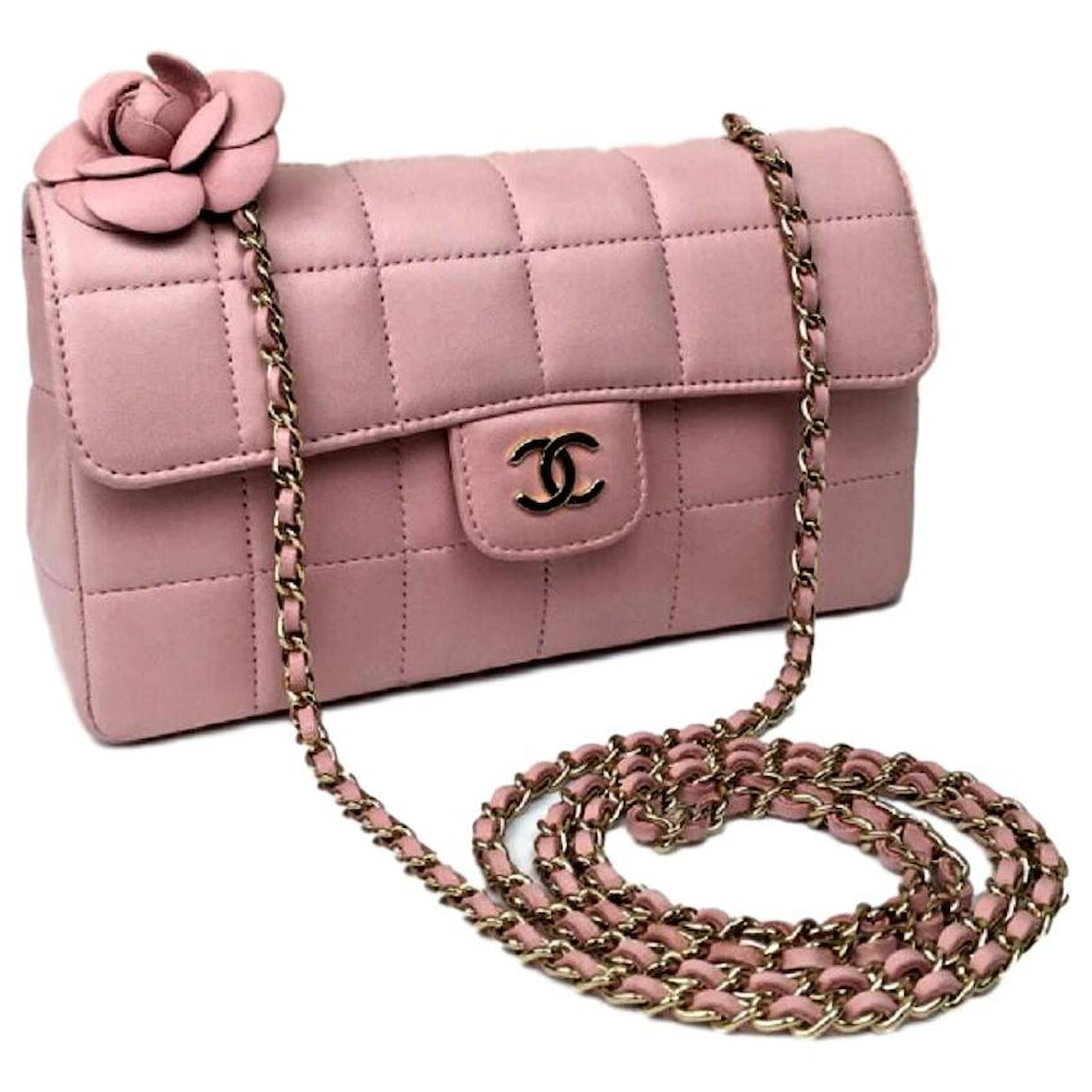 Chanel pinke Mini-Camelia-Tasche aus Leder ref.113684 - Joli Closet