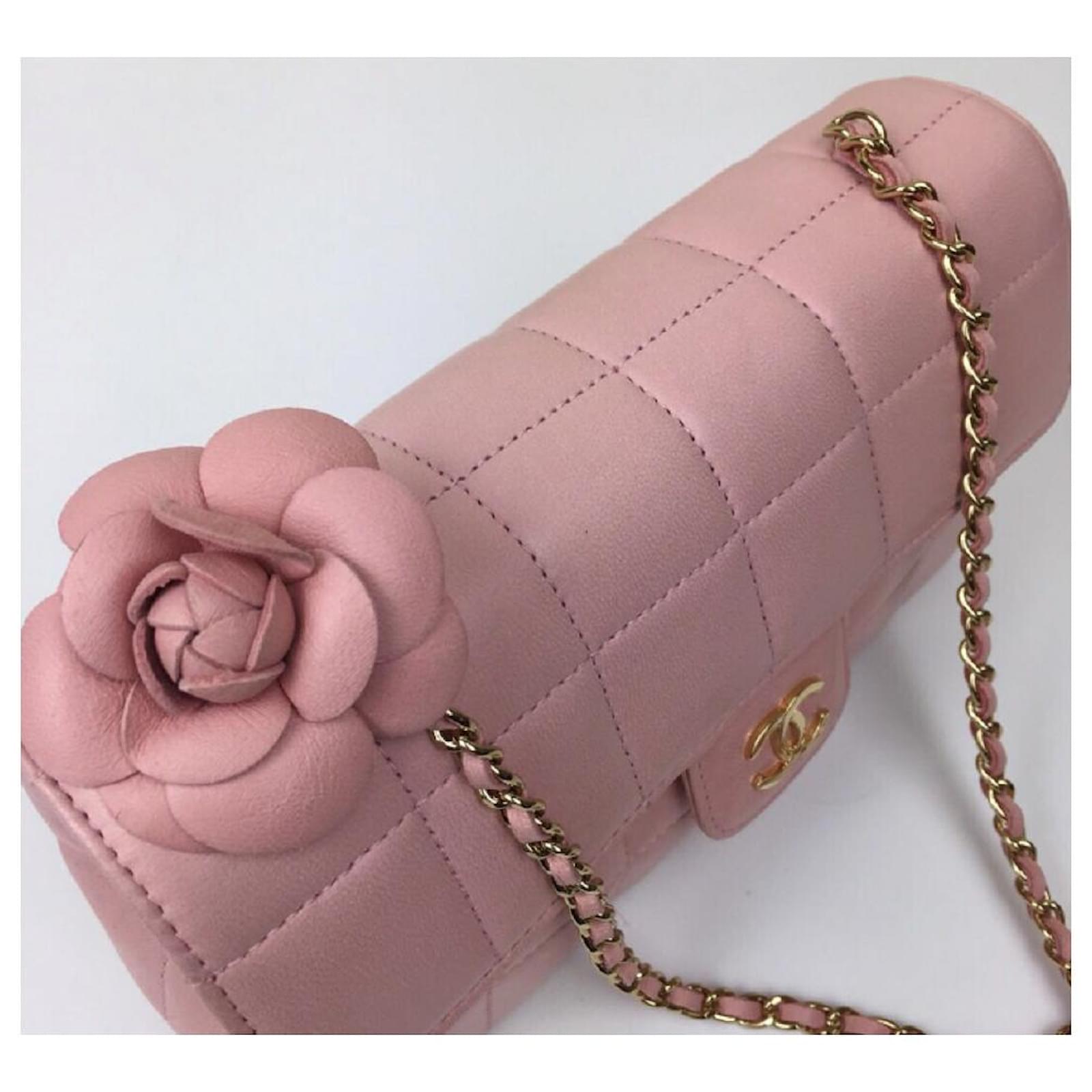 Chanel pinke Mini-Camelia-Tasche aus Leder ref.113684 - Joli Closet