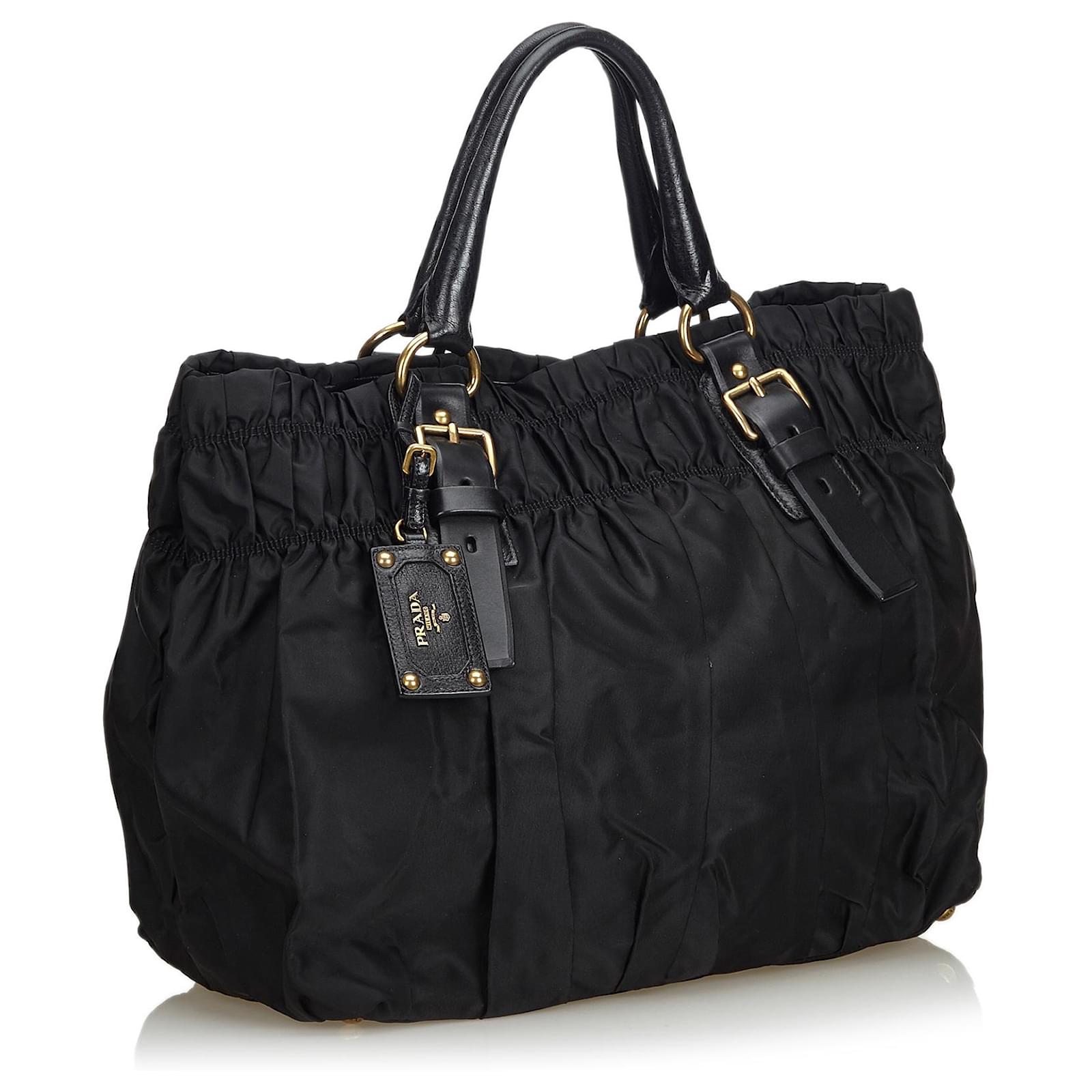 Sac cabas Prada en nylon noir Cuir Tissu ref.117868 - Joli Closet