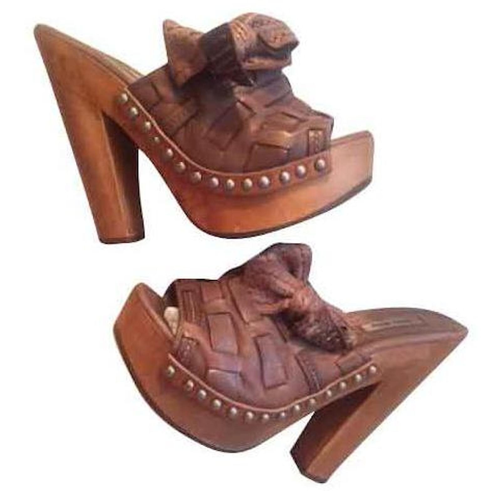Miu Miu Clogs Light brown Leather Wood ref.120758 - Joli Closet