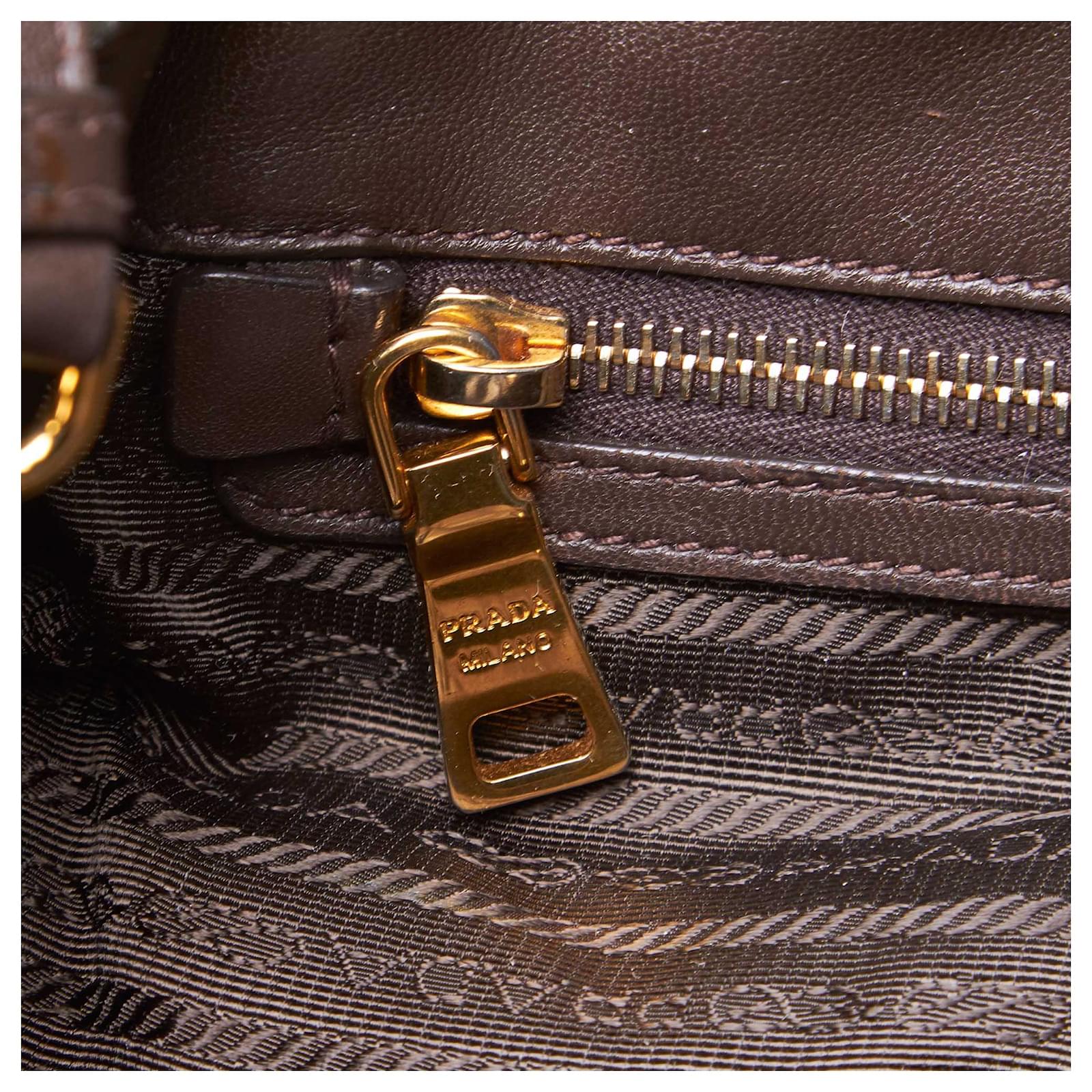 Prada Brown Gathered Nylontasche Braun Dunkelbraun Leder Tuch ref.131391 - Joli Closet