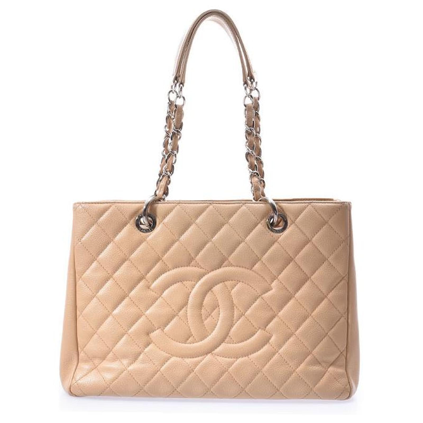 Sac cabas classique Chanel Matelassé Cuir Beige ref.132667 - Joli Closet
