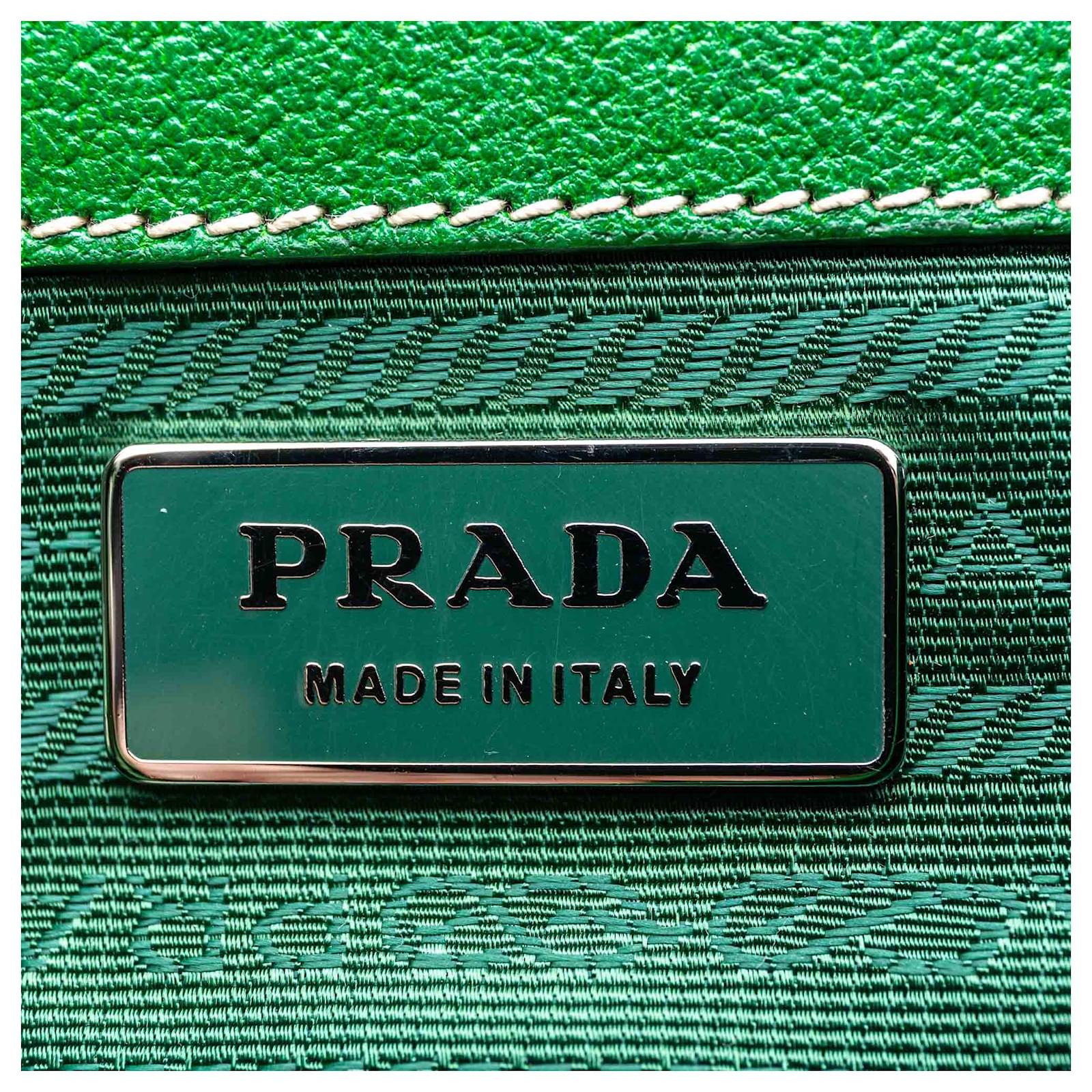 Sac à bandoulière en toile imprimée vert Prada Cuir Tissu Multicolore ...