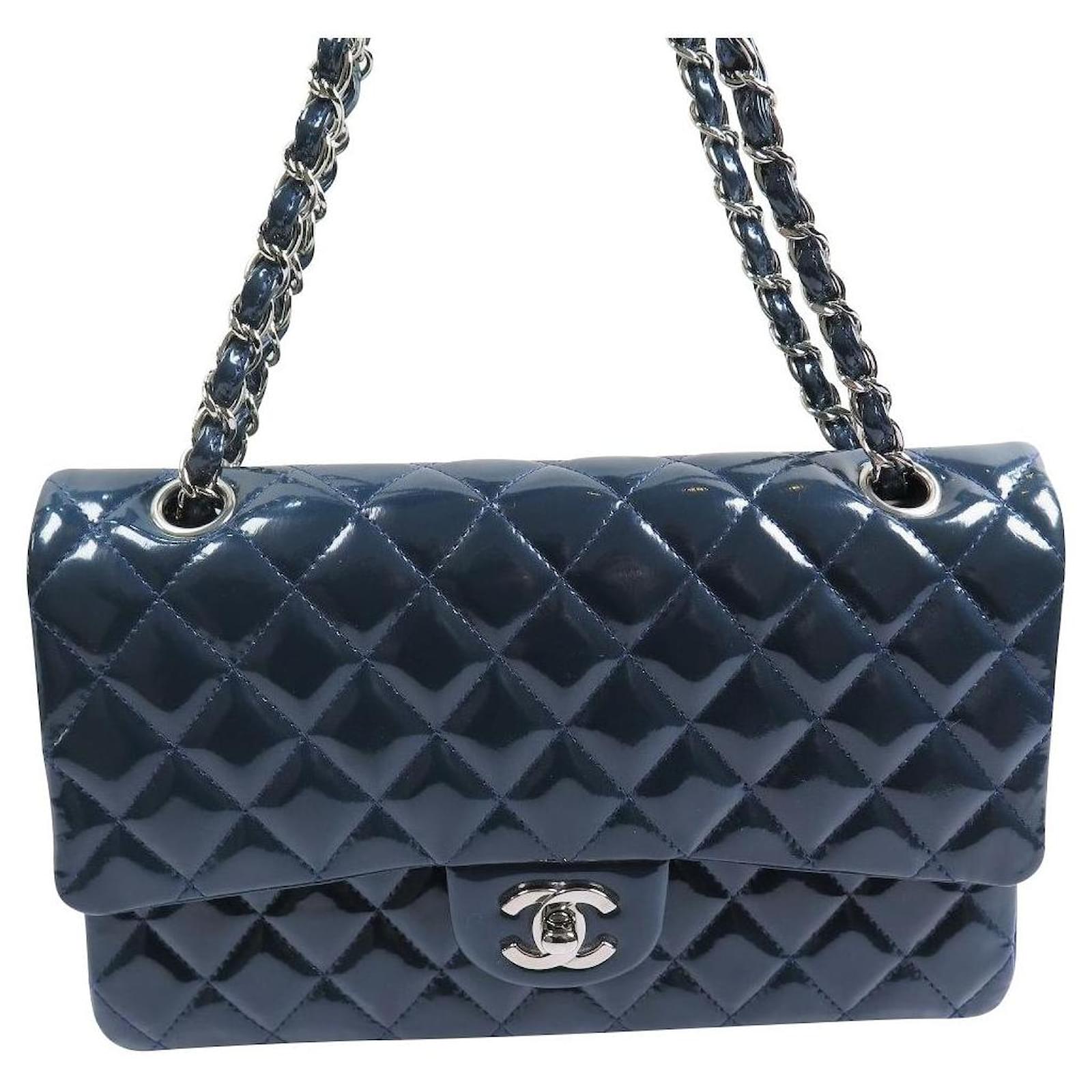 Sac Chanel Classic Medium bleu à rabat SHW Cuir vernis ref.140950 ...