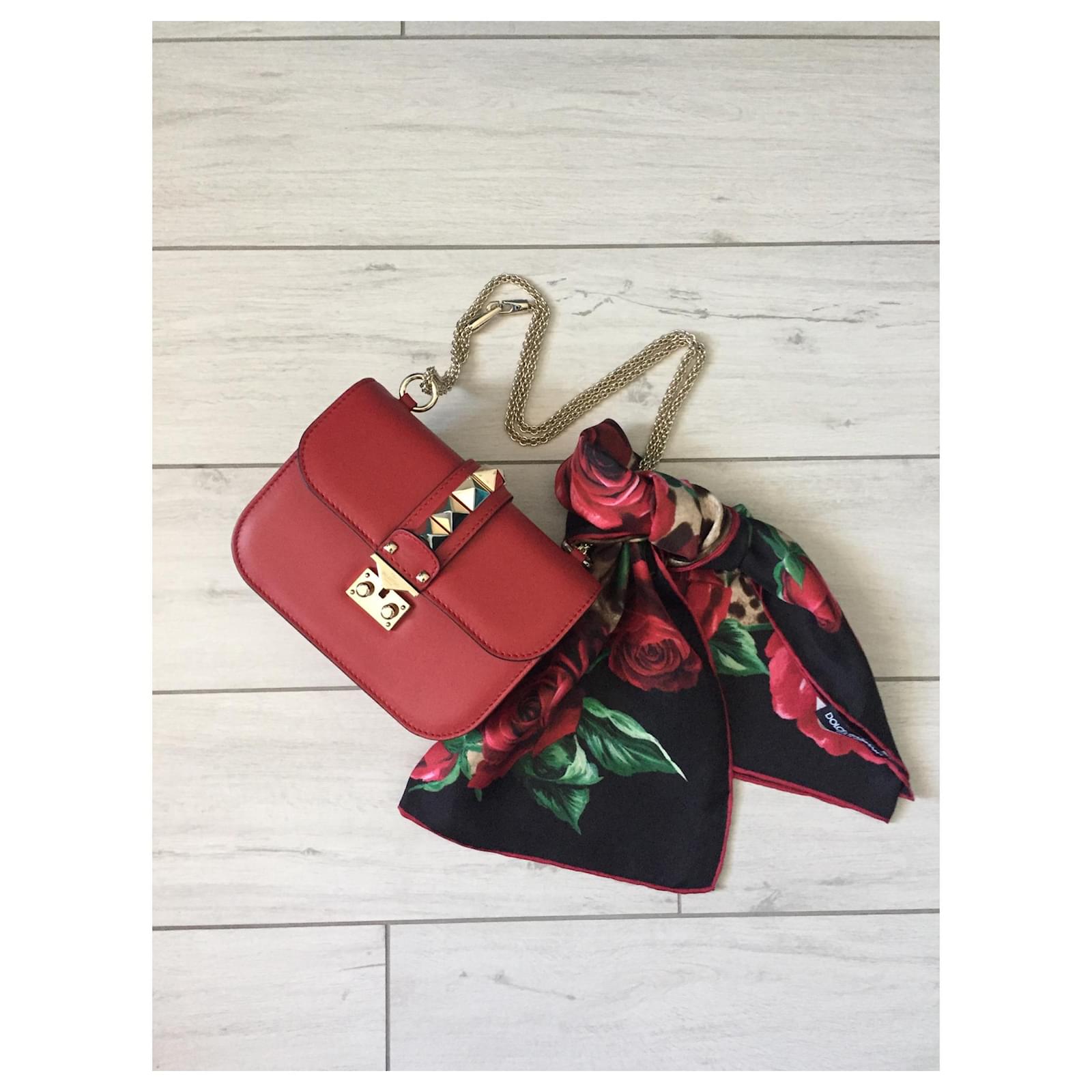 Valentino Garavani Sac Valentino Glam Loco Cuir Rouge ref.141473 - Joli ...