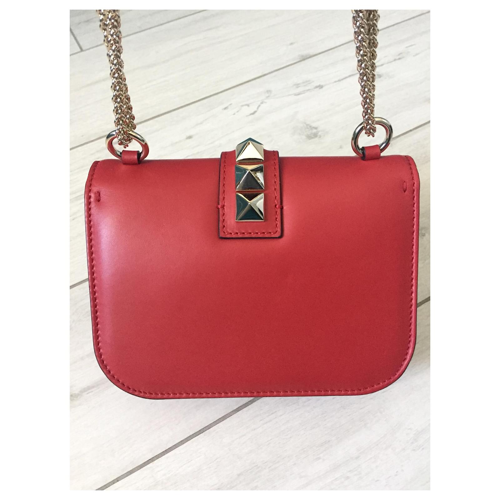 Valentino Garavani Sac Valentino Glam Loco Cuir Rouge ref.141473 - Joli ...