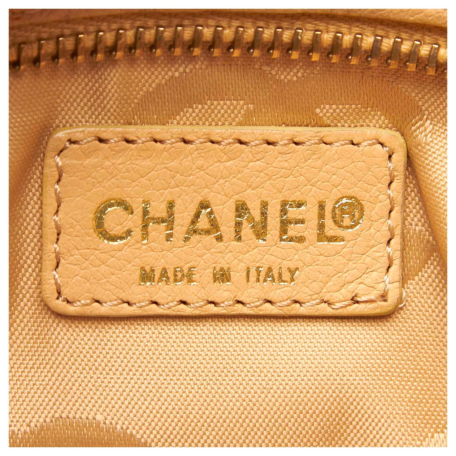 Chanel Brown CC Leather Shoulder Bag Beige ref.157630 - Joli Closet