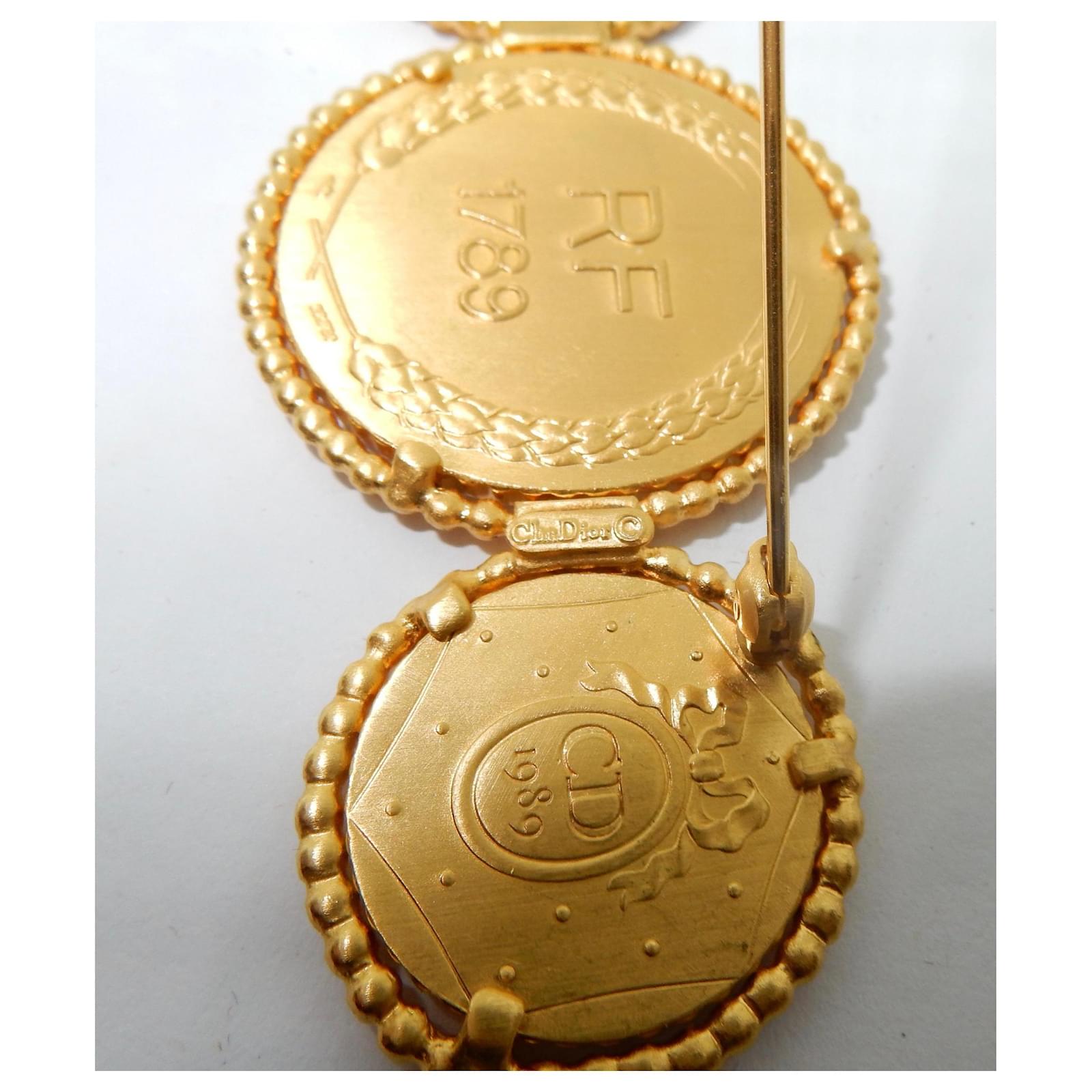 Brooch coin coins 1989 Vintage CHRISTIAN DIOR Golden Metal ref.157784 ...