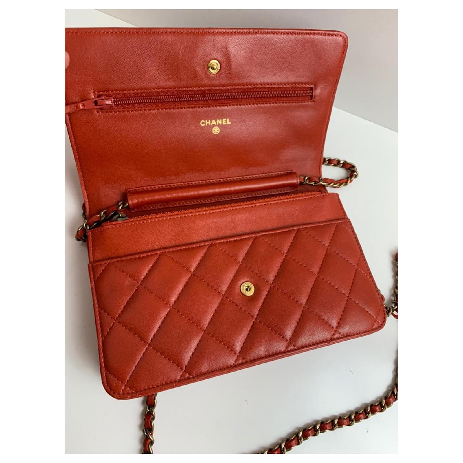 Chanel Woc Red Leather ref.163551 - Joli Closet