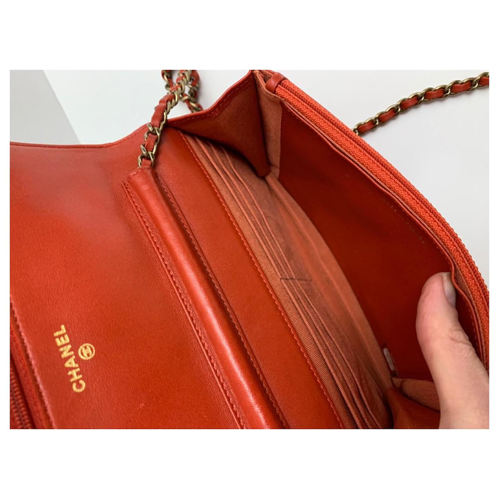 Chanel Woc Red Leather ref.163551 - Joli Closet