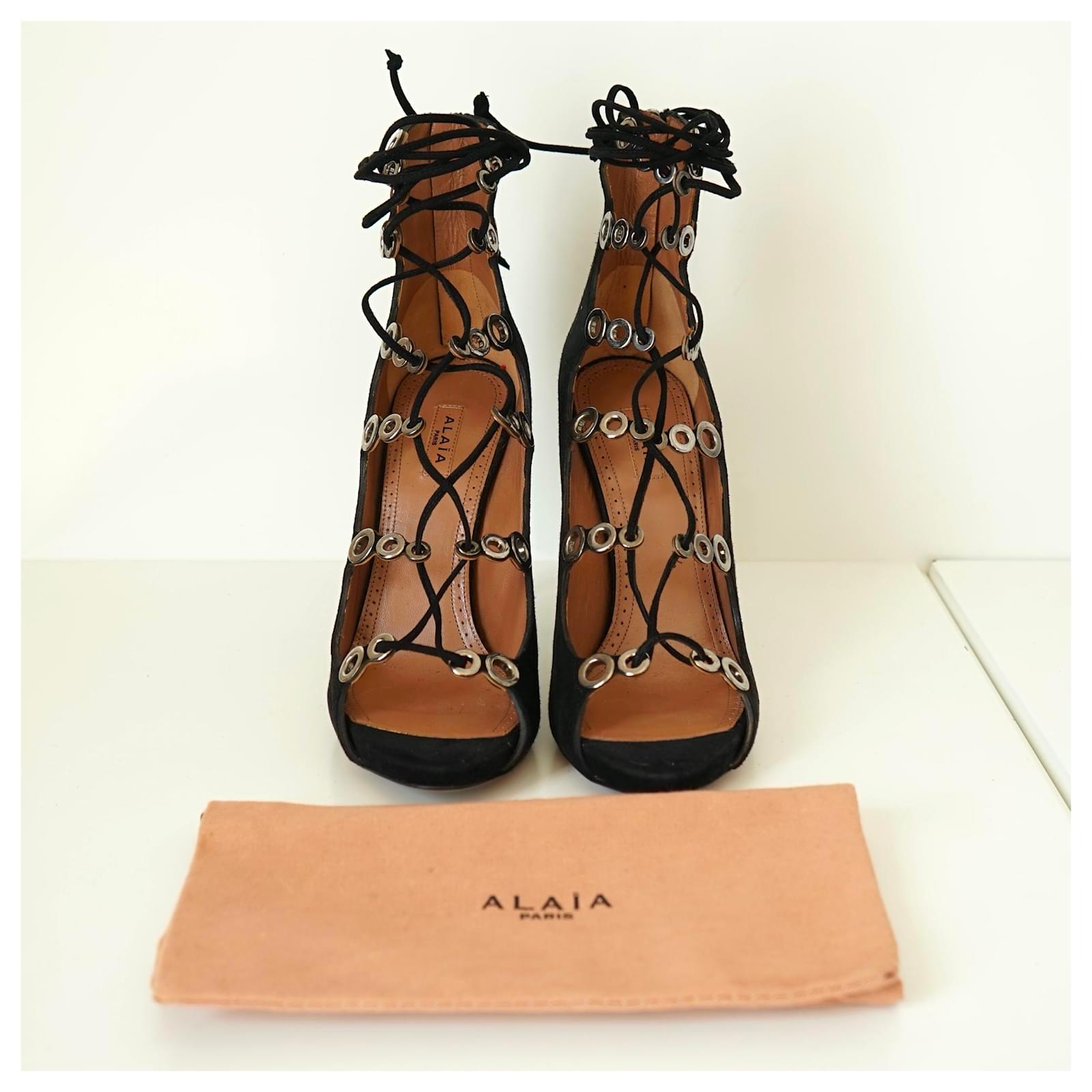 Alaïa Heels Black Suede ref.189123 - Joli Closet