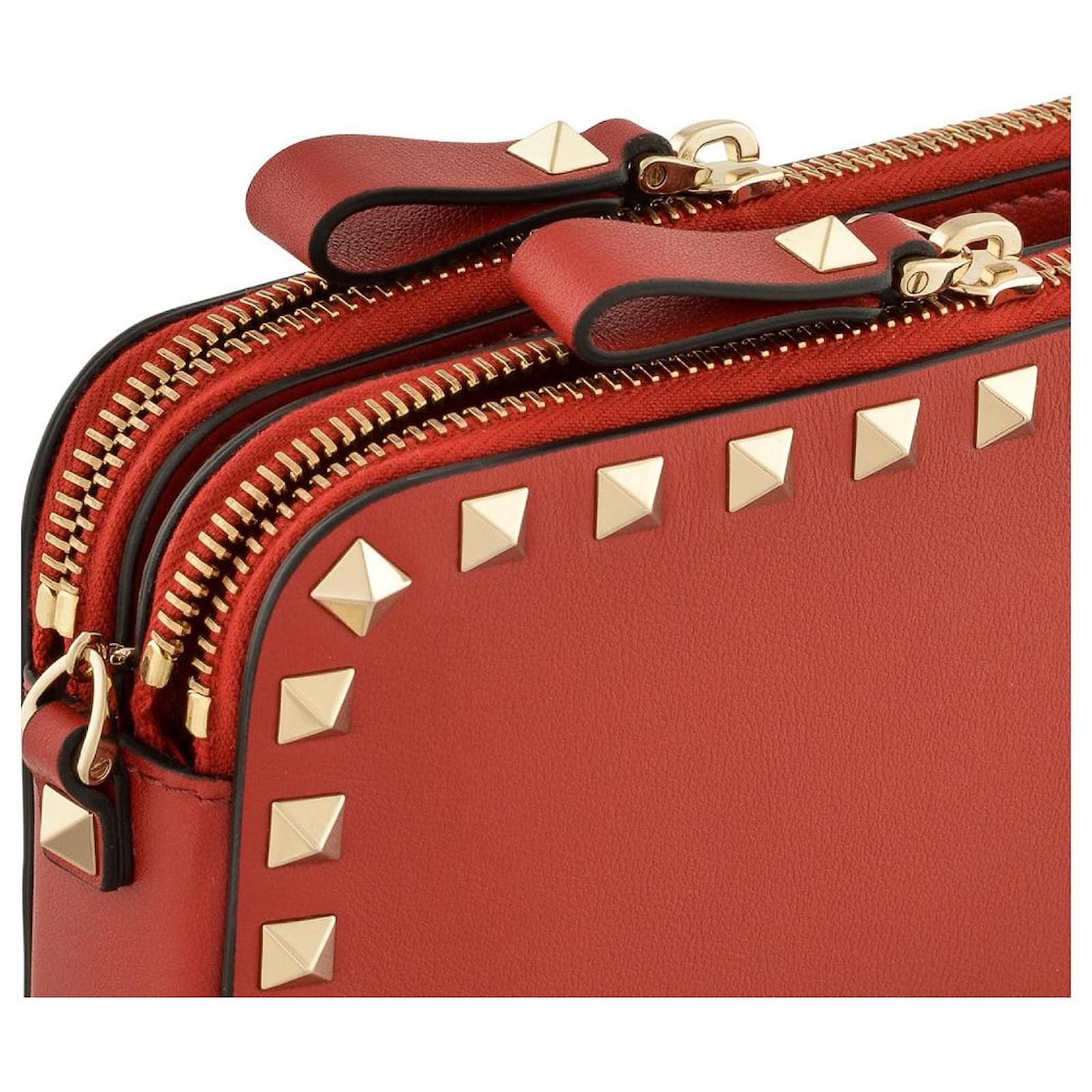 Valentino Garavani Sac bandoulière Valentino Cuir Rouge ref.193959 ...