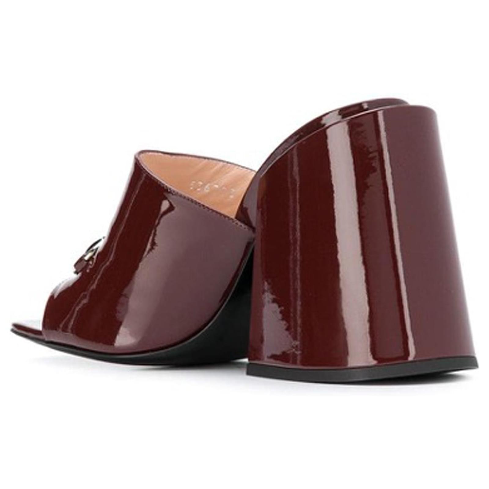 Escarpins en cuir verni rouge Gucci Lexi Cuir vernis Veau façon poulain ...