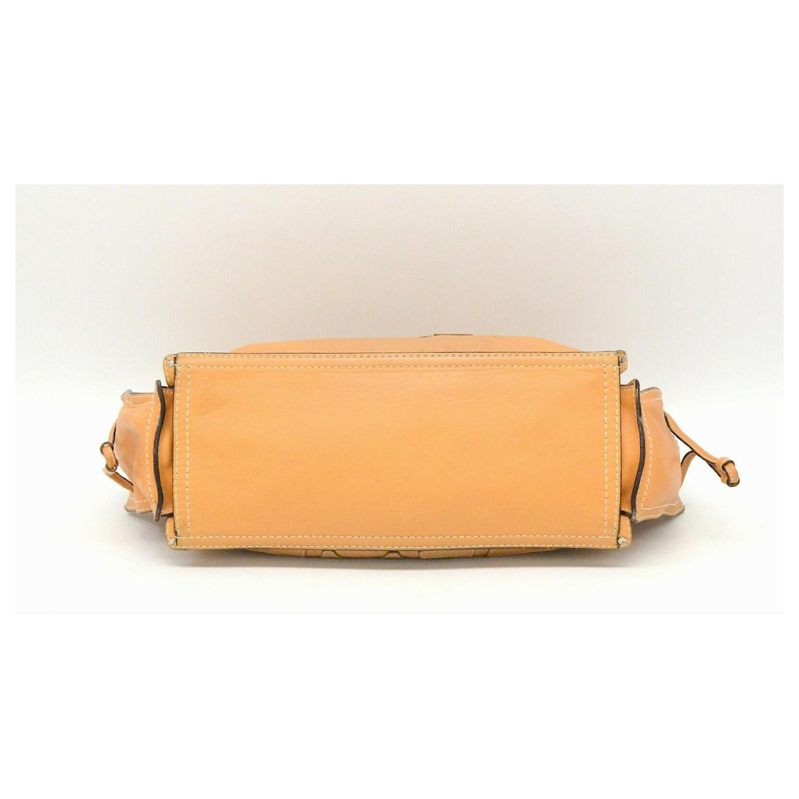 Loewe Tote bag Cream Leather ref.199754 - Joli Closet