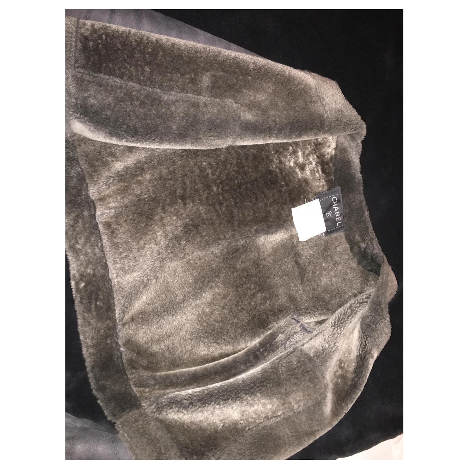 Chanel shearling jacket Dark grey Deerskin ref.243816 - Joli Closet