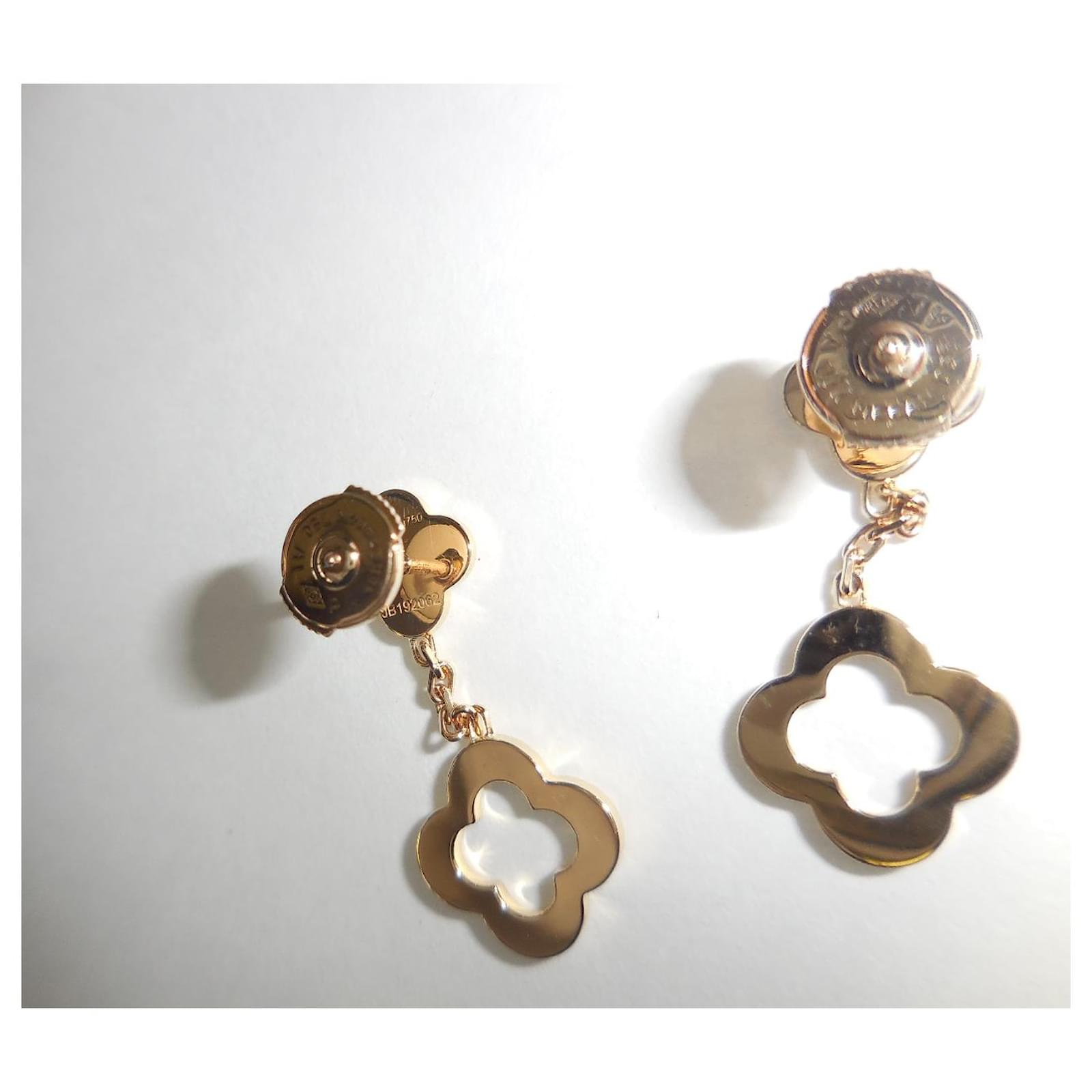 Van Cleef & Arpels Van Cleef & Arpel 18K Gold Byzantine Alhambra Clover ...