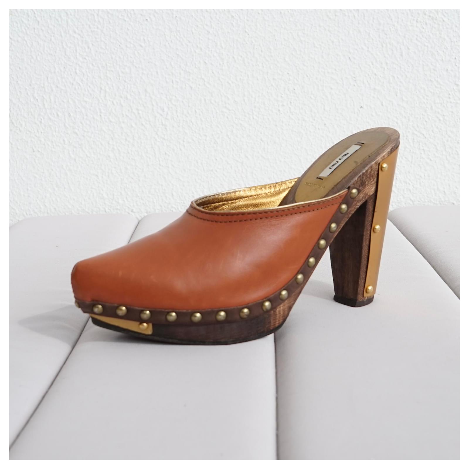 Miu Miu Clogs Caramel Leather ref.273874 - Joli Closet