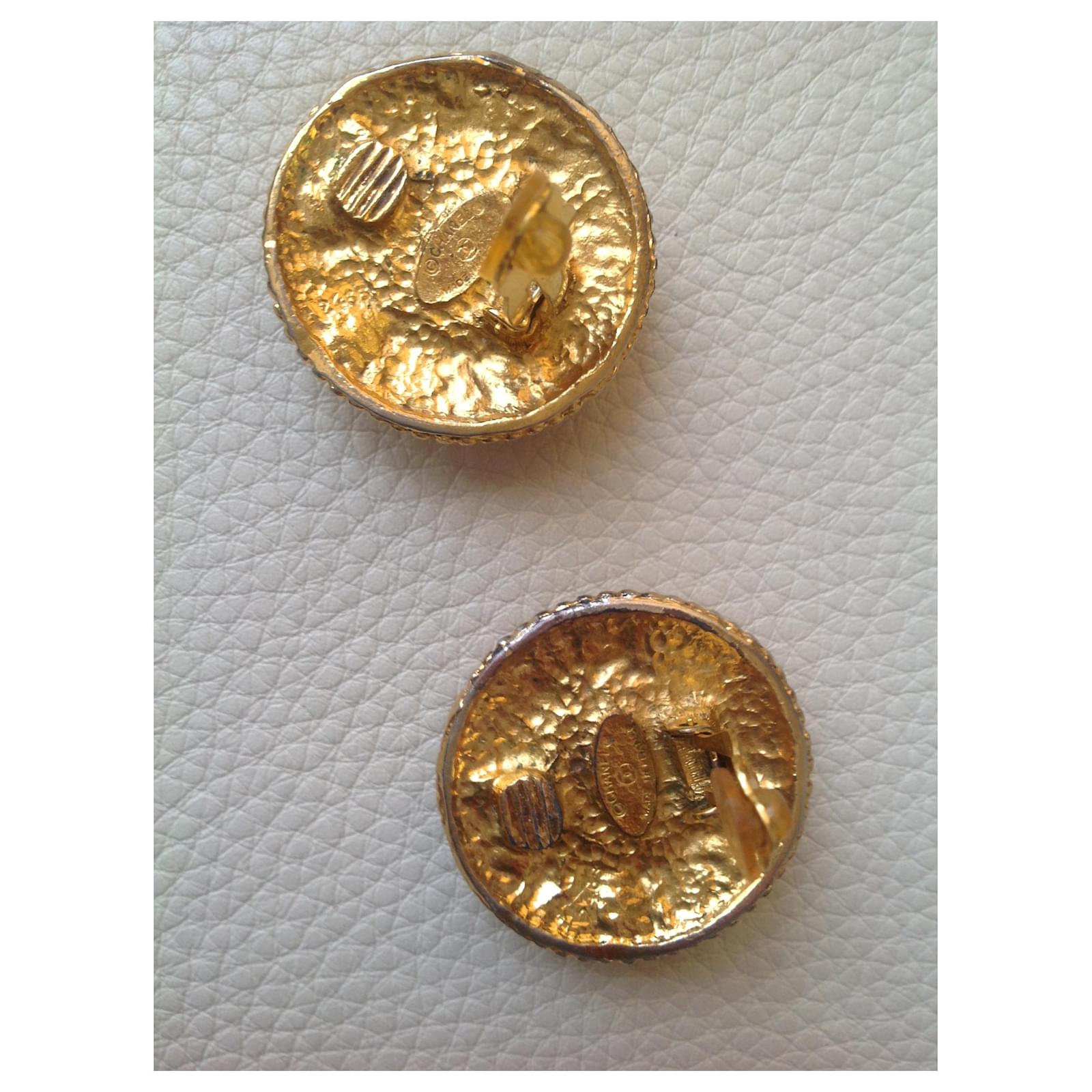 Chanel Vintage Golden Metal ref.276003 - Joli Closet