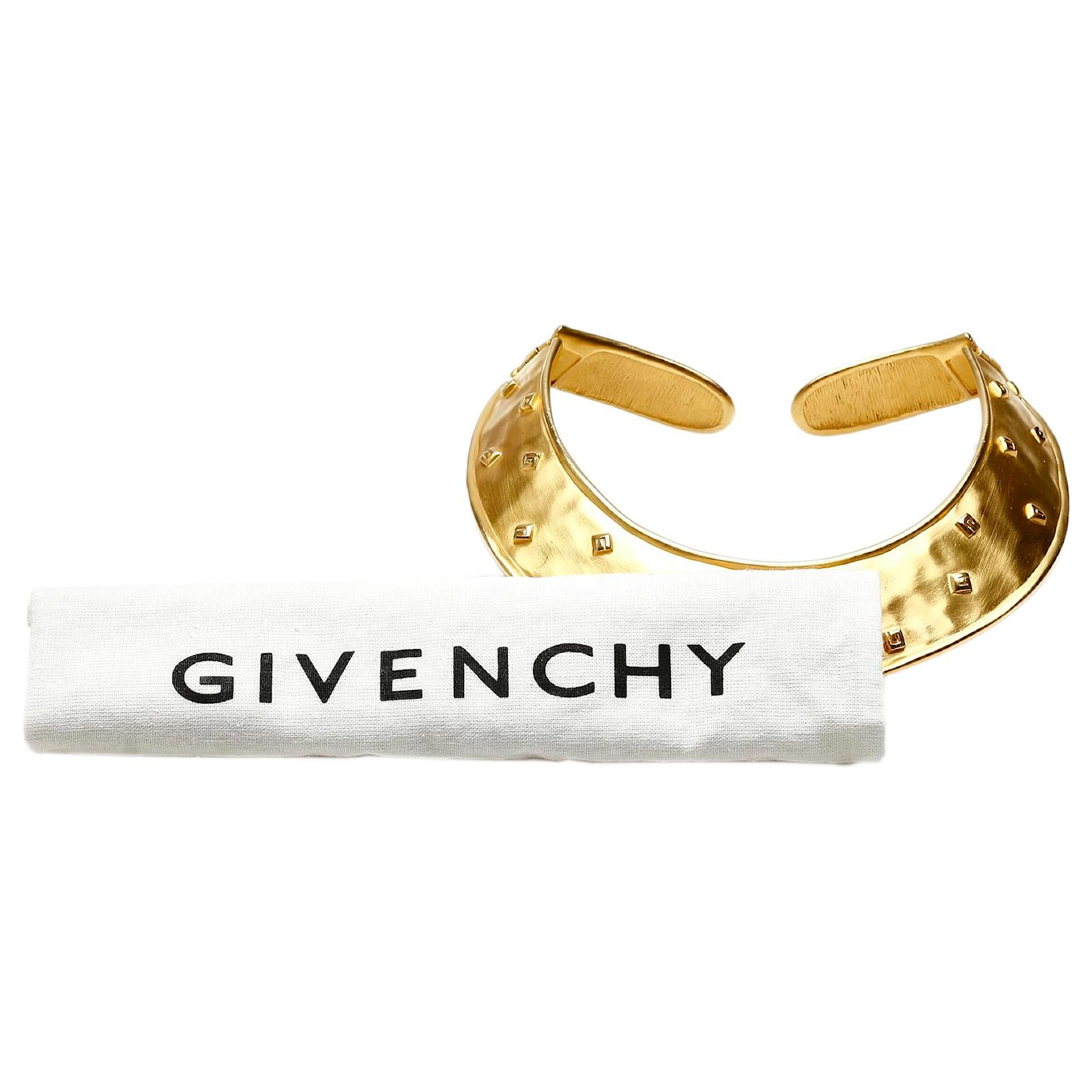 Givenchy Gold Logo Hinged Choker Golden Metal ref.302791 - Joli Closet