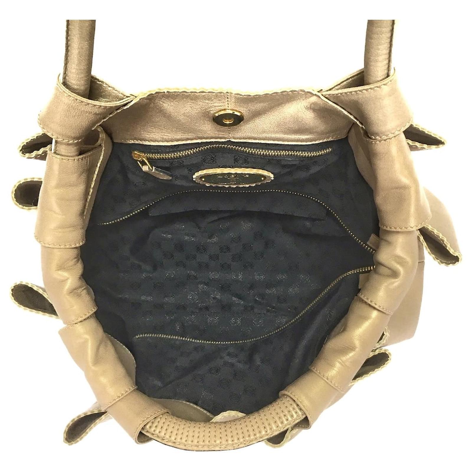 Loewe Sac à main Cuir vernis Doré ref.316359 - Joli Closet